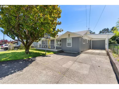 2337 Laura Ln, North Bend, OR 97459 - Movoto