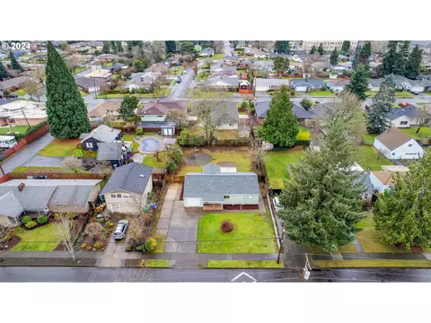 10612 NE Pacific St, Portland, OR 97220 | 42 Photos - Movoto