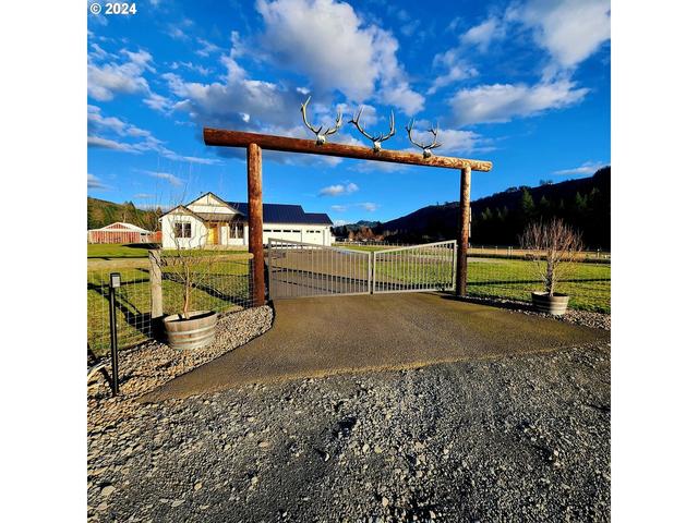 101 Stuart Field Ln, Ariel, WA 98603 | 48 Photos - Movoto