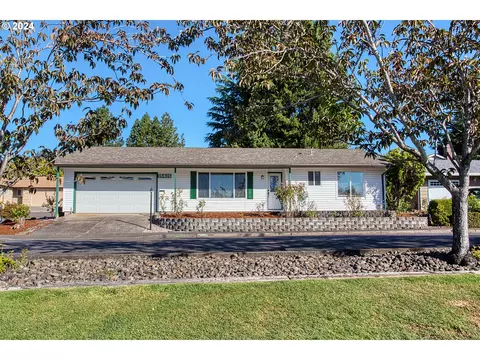 15615 SW Queen Victoria Pl, Portland, OR 97224 | 23 Photos - Movoto