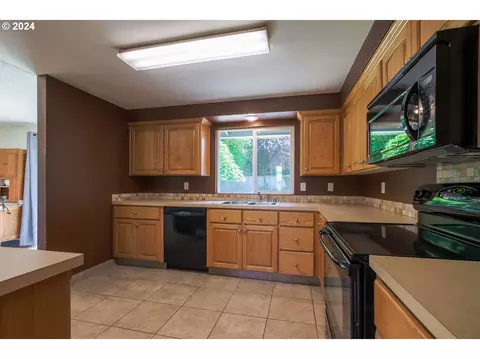 10515 NE 20th Ave, Vancouver, WA 98686 | 23 Photos - Movoto