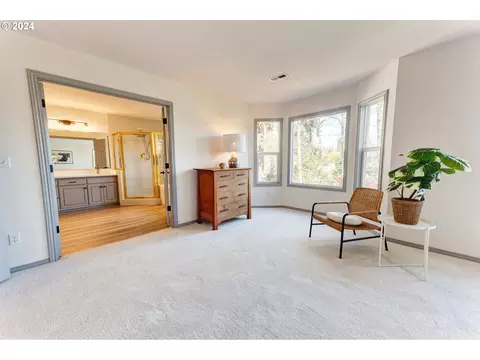 7522 SW Ashford St, Portland, OR 97224 | 48 Photos - Movoto