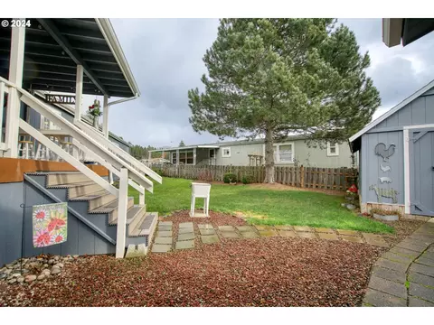 10400 SE Cook Ct #123, Portland, OR 97222 | 36 Photos - Movoto