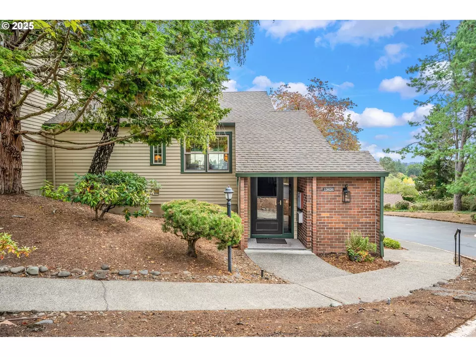 12625 SW Prince Edward Ct #B, King City, OR 97224 | 36 Photos - Movoto