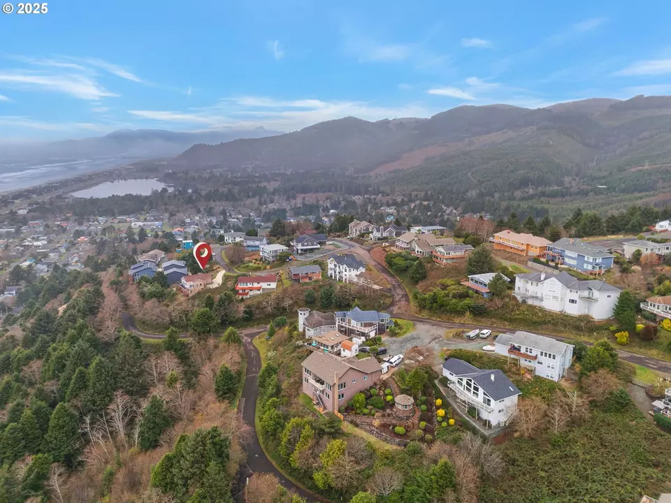 longview loop, Rockaway Beach, OR 97136 | MLS# 754536924 | 20 Photos ...