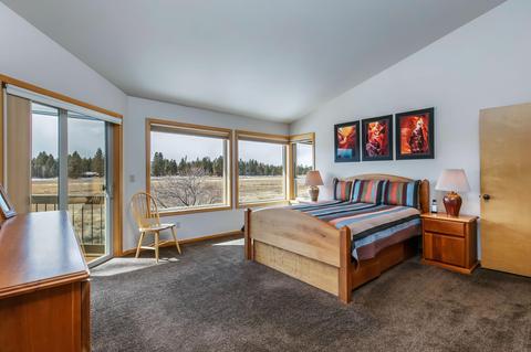 70029 Meadow View Rd, Sisters, OR 97759 | 41 Photos | MLS #220160417 ...