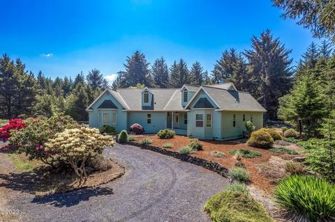 875 SW Edgewater Dr, Waldport, OR 97394 | 40 Photos | MLS #220164942 ...
