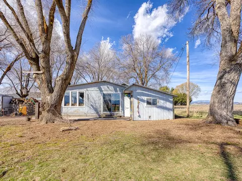 8749 Spring Lake Rd, Klamath Falls, OR 97603 | 45 Photos - Movoto