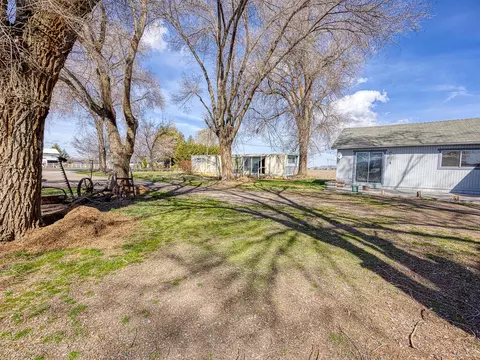 8749 Spring Lake Rd, Klamath Falls, OR 97603 | 45 Photos - Movoto