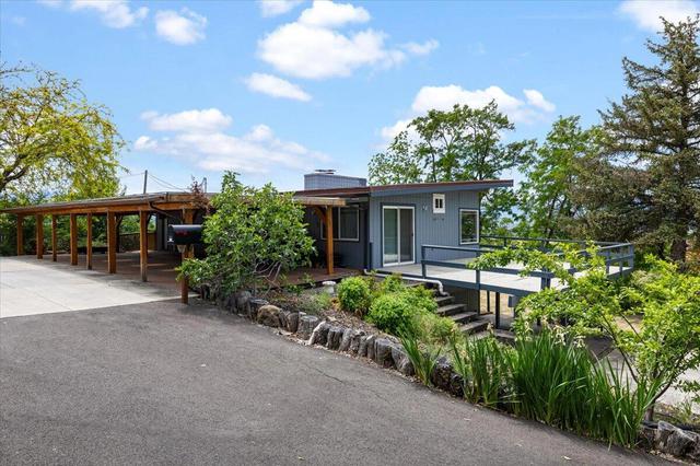 3420 N Foothill Rd, Medford, OR 97504 | 31 Photos - Movoto