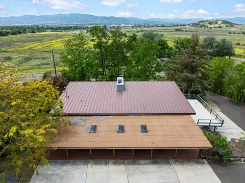 3420 N Foothill Rd, Medford, OR 97504 | 31 Photos - Movoto