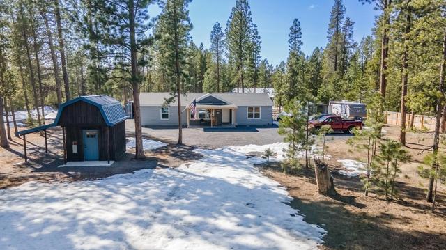 1909 Hackett Dr, La Pine, OR 97739 | MLS# 220198676 | 42 Photos - Movoto