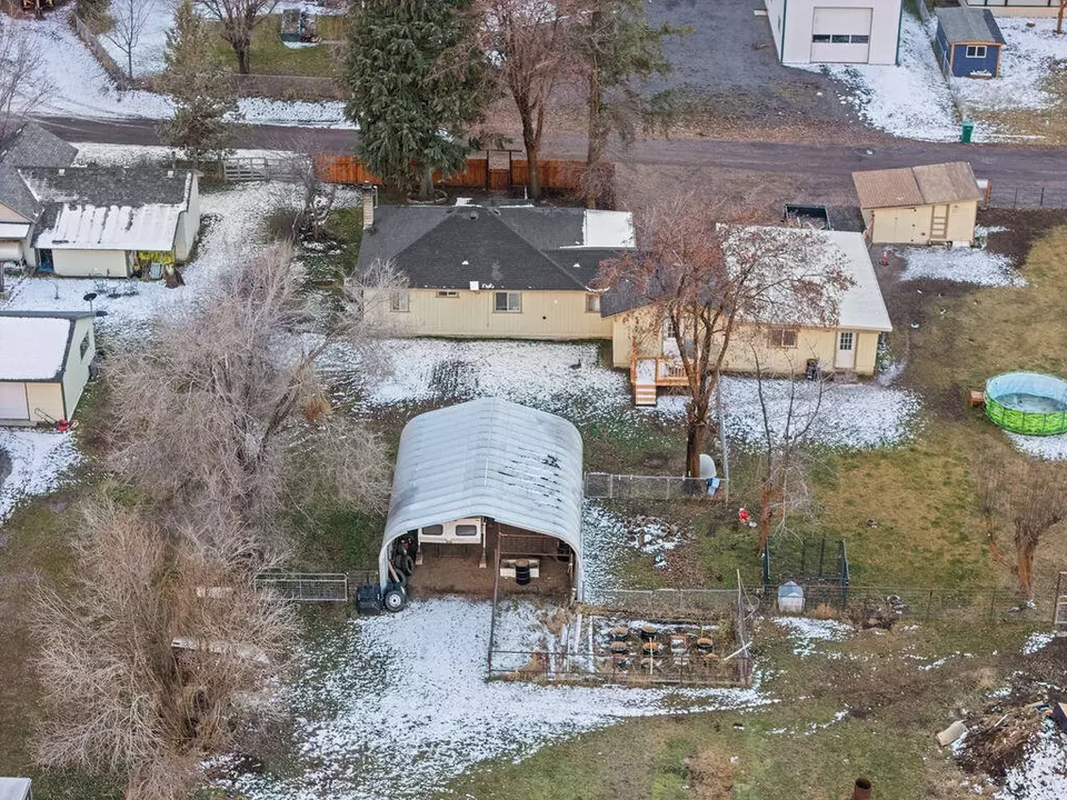 1335 Shadow Ln, Klamath Falls, OR 97601 | MLS# 220213895 | 35 Photos ...