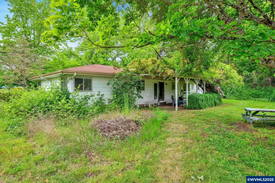 33001 Sand Ridge Rd, Lebanon, OR 97355 | MLS# 829194 | 27 Photos - Movoto