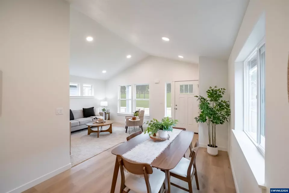 4662 SE Harrier St, Albany, OR 97322 | MLS# 836355 | 25 Photos - Movoto