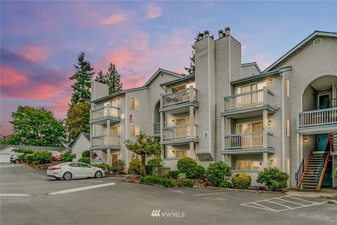 1 The Lakeshore AT Silver Lake Condominiums Everett Homes For Sale ...