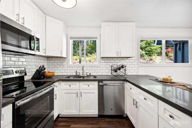 8305 Cirque Dr W #5, University Place, WA 98467 | 23 Photos - Movoto