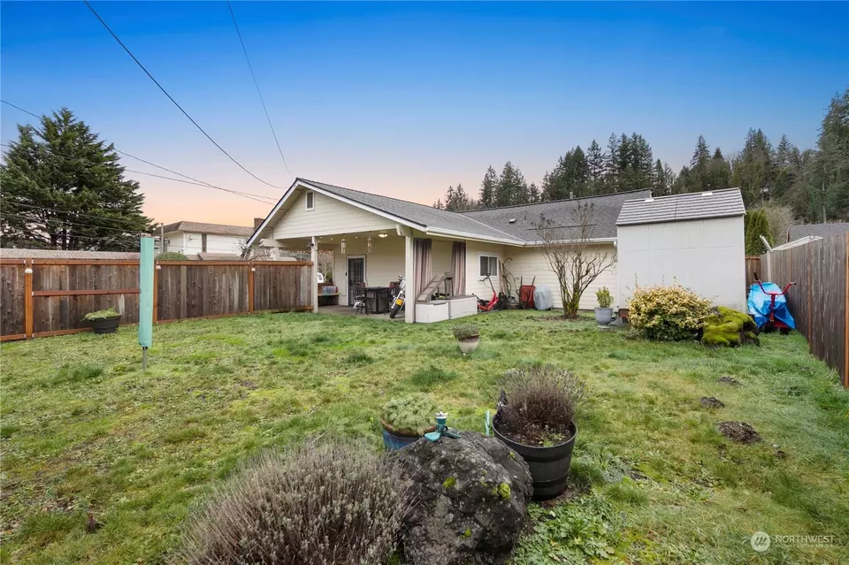 1104 W Cota St, Shelton, WA 98584 | 25 Photos - Movoto