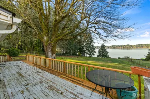7035 Cooper Point Rd NW, Olympia, WA 98502 | 40 Photos - Movoto