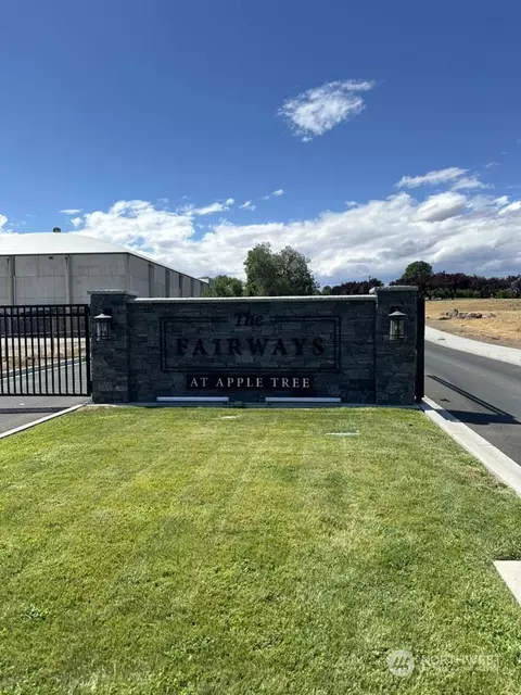 9502 Apple Tree Pkwy, Yakima, WA 98902 | 11 Photos - Movoto