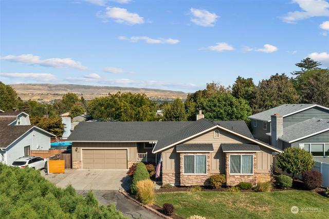311 Michael Pl, Wenatchee, WA 98801 | 38 Photos - Movoto