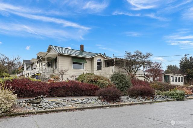 4058 36th Ave SW, Seattle, WA 98126 | MLS# 2321433 | 27 Photos - Movoto