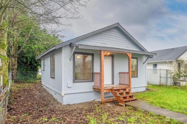 230 20th Ave, Longview, WA 98632 | MLS# 2330235 | 25 Photos - Movoto