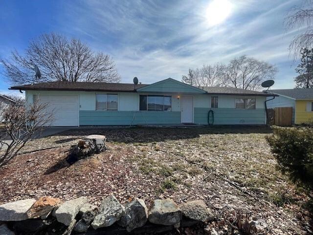 218 Lime St, Omak, WA 98841 | MLS# 2345577 | 17 Photos - Movoto