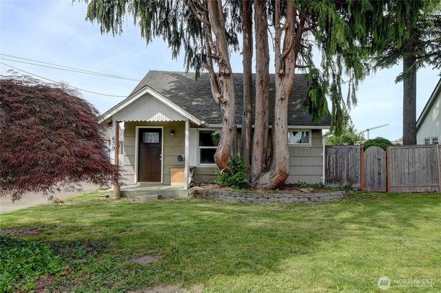 639 Elizabeth St, Sumner, WA 98390 | MLS# 2374237 | 22 Photos - Movoto