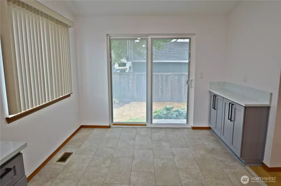 1415 Washington St, Sumner, WA 98390 | MLS# 2440305 | 23 Photos - Movoto