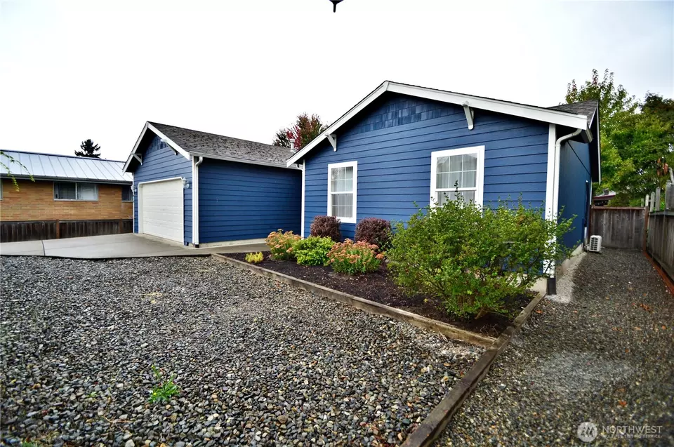 1415 Washington St, Sumner, WA 98390 | MLS# 2440305 | 23 Photos - Movoto