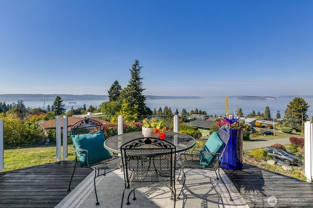 5037 33rd Ave W, Everett, WA 98203 | MLS# 2442288 | 40 Photos - Movoto