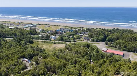 8 Biggs Ave, Pacific Beach, WA 98550 | MLS# 2542657 | 16 Photos - Movoto