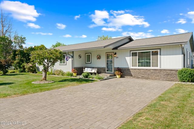 130 Larson Rd, Yakima, WA 98908 | 22 Photos - Movoto