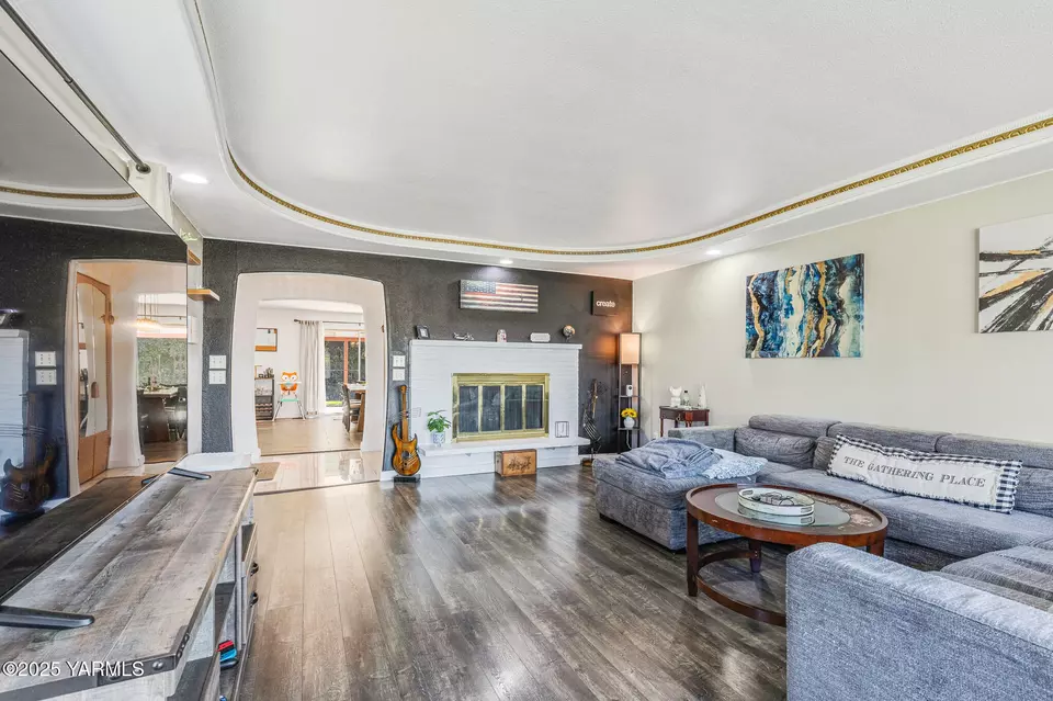 4602 Englewood Ave, Yakima, WA 98908 | MLS# 25-3013 | 38 Photos - Movoto