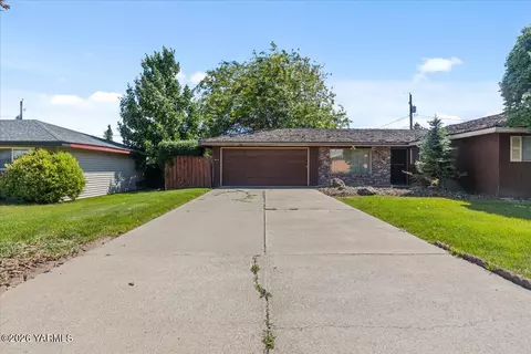 3102 W Viola Ave, Yakima, WA 98902 | MLS# 26-1762 | 32 Photos - Movoto