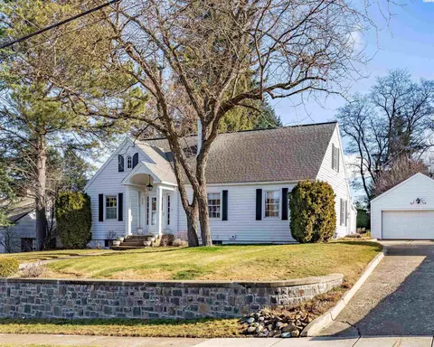 10 Washington Stereotypes That Are Completely Accurate