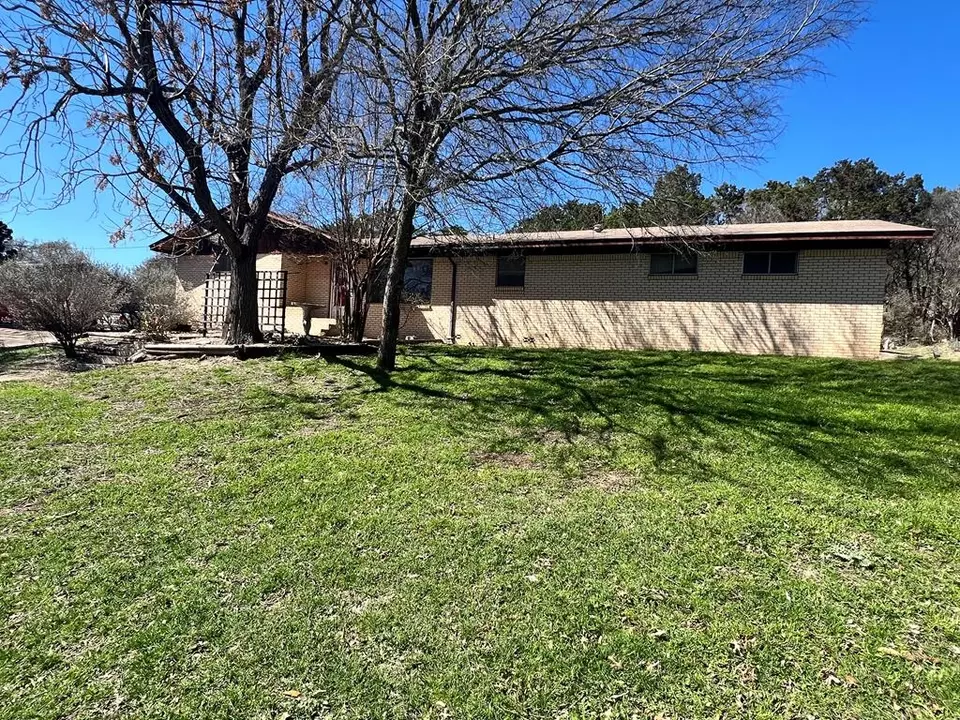 902 Tomahawk Trl, Kerrville, TX 78028 | 22 Photos - Movoto