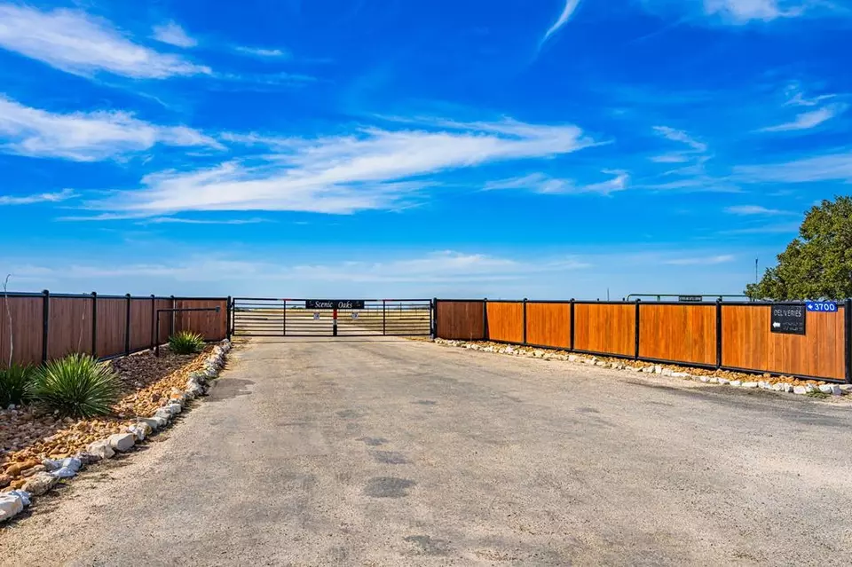 000 Vanguard Ridge Rd, Fredericksburg, TX 78624 | MLS# 118396 | 10 ...