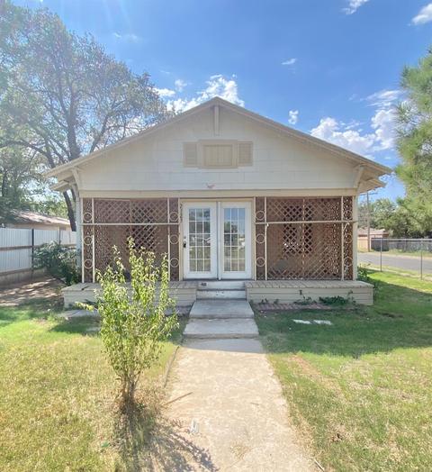 2123 21st St, Lubbock, TX 79411 | 22 Photos | MLS #202306914 - Movoto