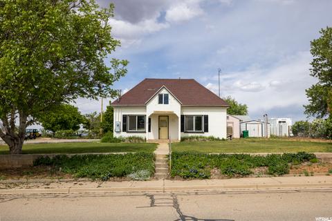 115 N 400 W, Blanding, UT 84511 | 34 Photos | MLS #1878105 - Movoto