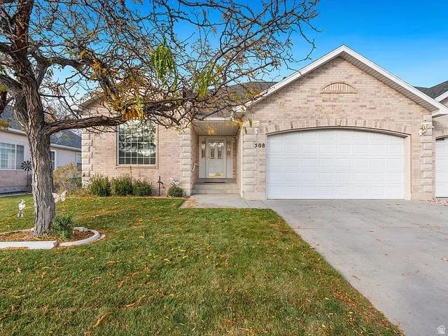 565 W 40 N, Orem, UT 84057 | MLS# 2129772 | 27 Photos - Movoto
