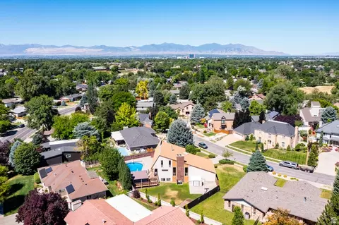 4869 S Damon Way, Holladay, UT 84117 | MLS# 2165721 | 41 Photos - Movoto