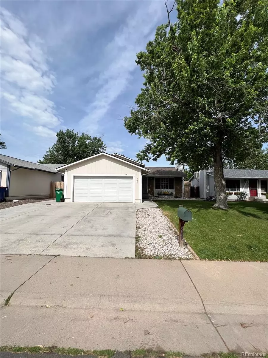 3557 S Ouray Cir, Aurora, CO 80013 | 25 Photos - Movoto