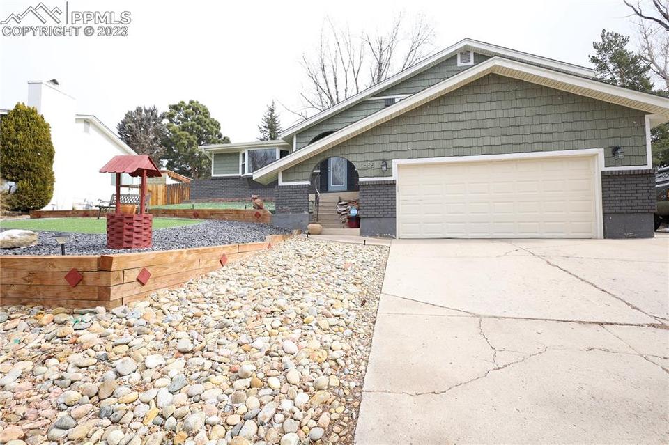 1555 Robidoux Cir, Colorado Springs, CO 80915 | 40 Photos - Movoto