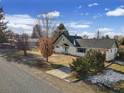 356 2nd St E, Hansen, ID 83334 | 42 Photos | MLS #98864078 - Movoto