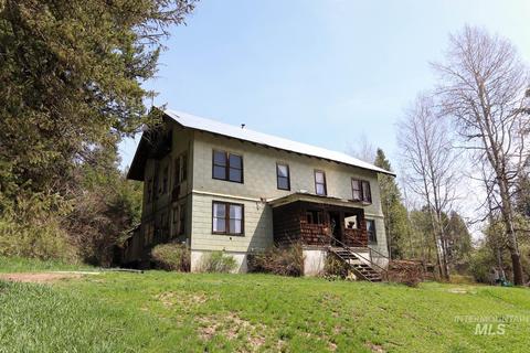 702708 Park Ave, Bovill, ID 83806 | 48 Photos | MLS #98877738 - Movoto