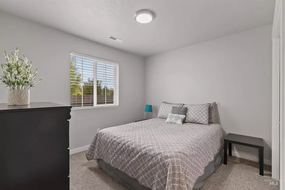 12667 W Fig Ct, Boise, ID 83713 | MLS# 98970660 | 29 Photos - Movoto