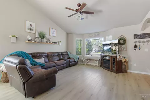 1068 Terra Ave, Twin Falls, ID 83301 | MLS# 98987580 | 38 Photos - Movoto