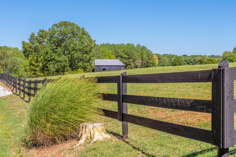 1955 Trace Creek Rd, Mcewen, TN 37101 - Movoto